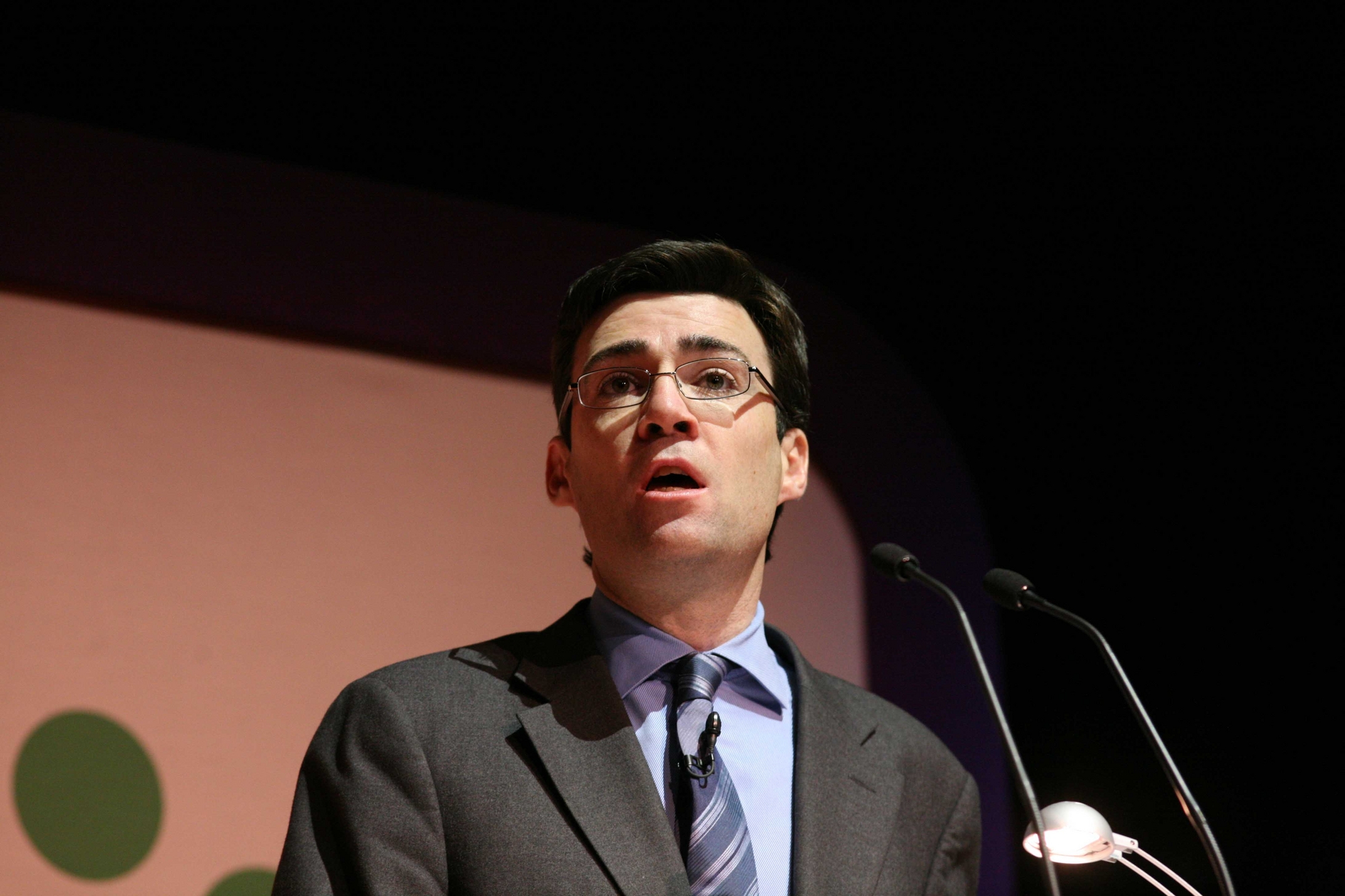 Swine flu cannot be contained, Burnham admits | Nursing Times