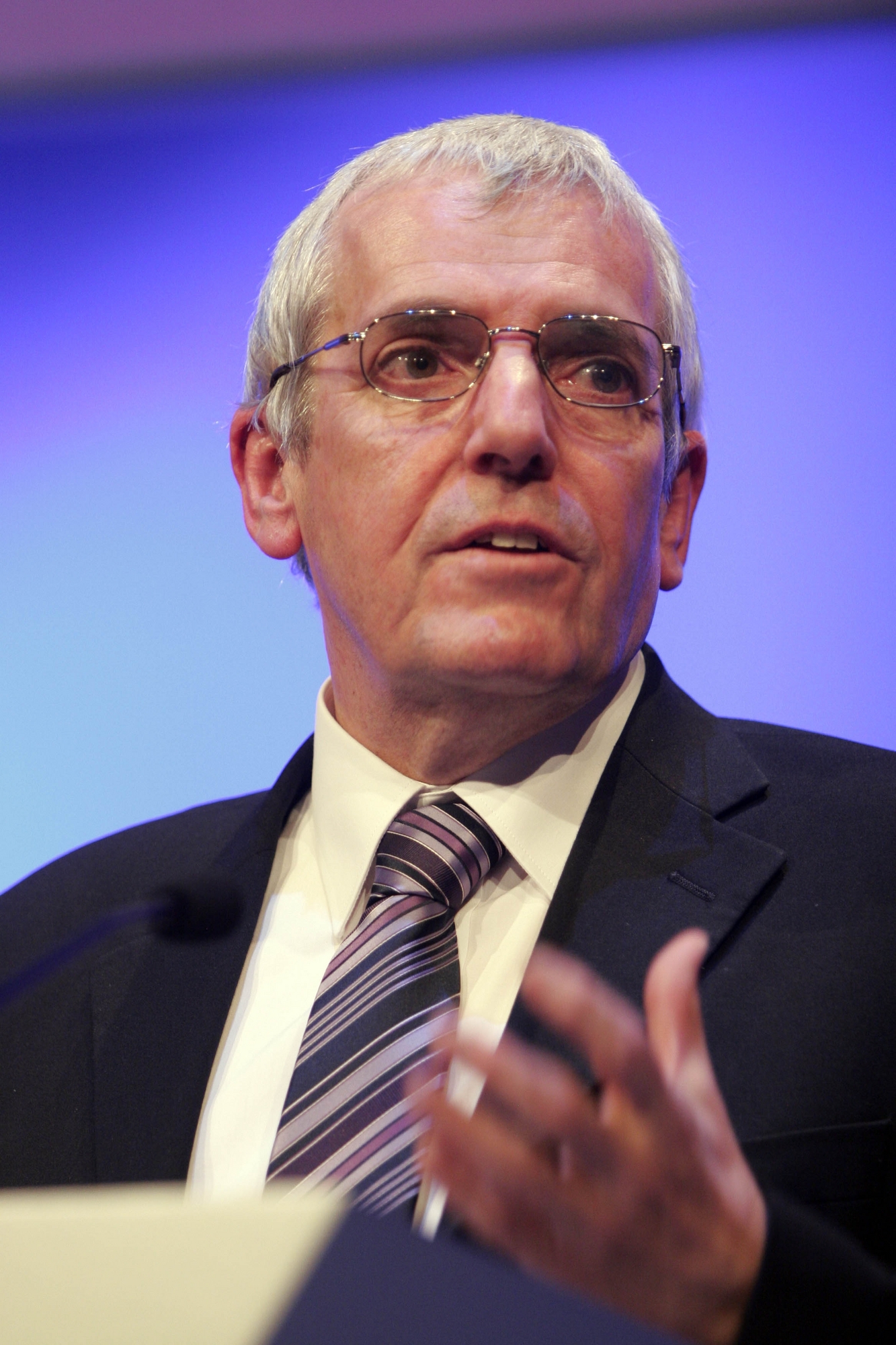 Peter Carter praises nurses put at risk by reforms | Nursing Times