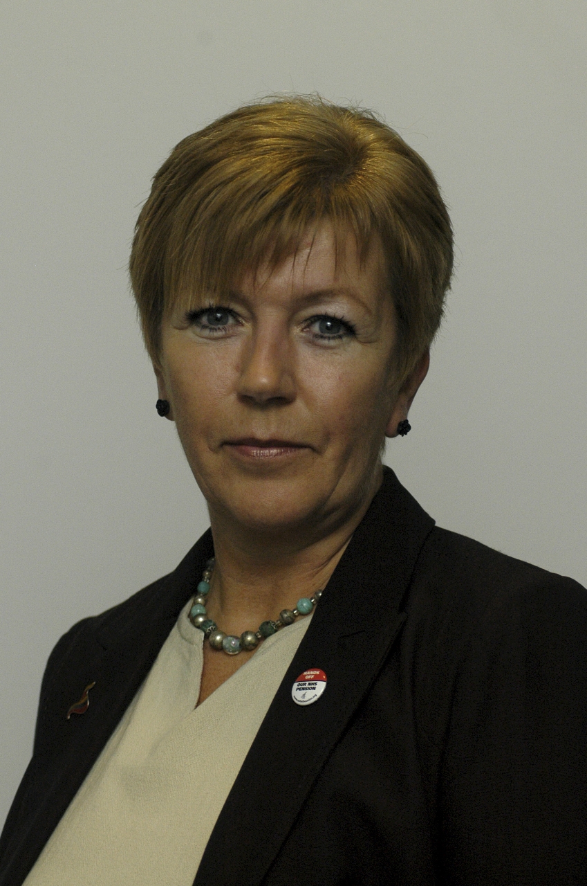 Read the transcript of our webchat with Fiona Farmer about NHS pensions ...