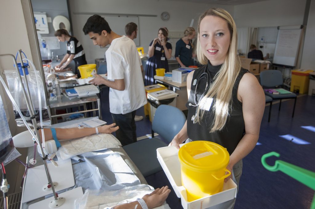 Nurses among first ‘physician associates’ to begin training in Devon ...