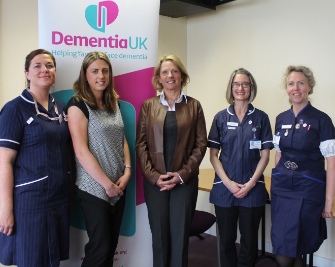 Specialist dementia nurses to support families living with dementia in ...