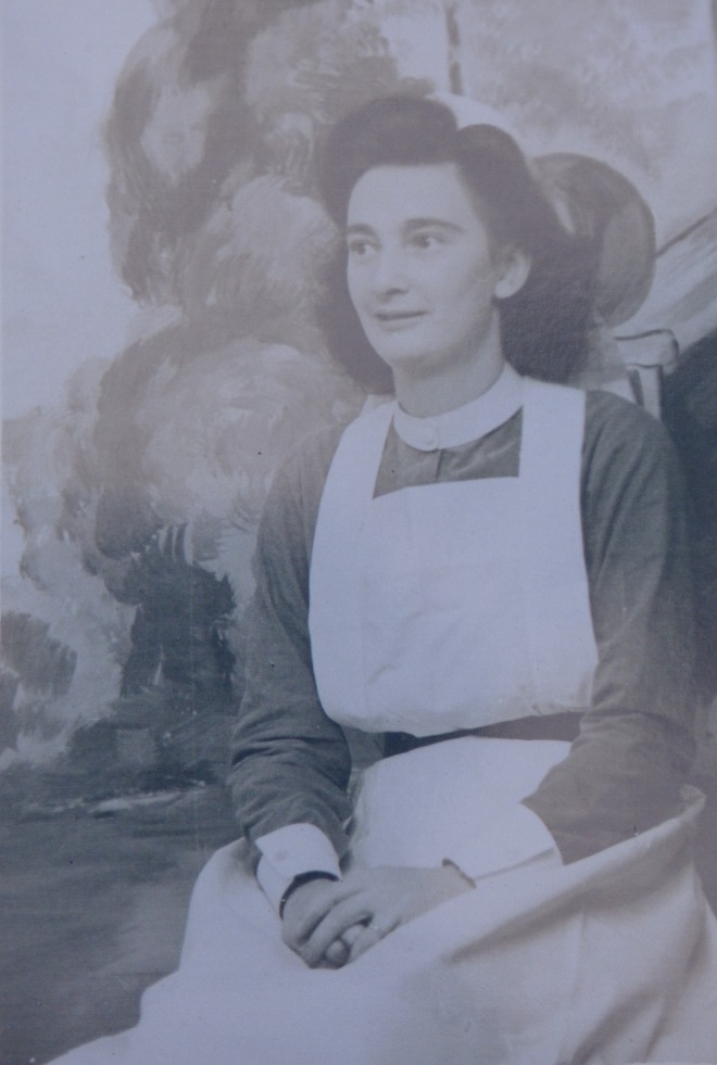 New memorial dedicated to nurses of First and Second World Wars