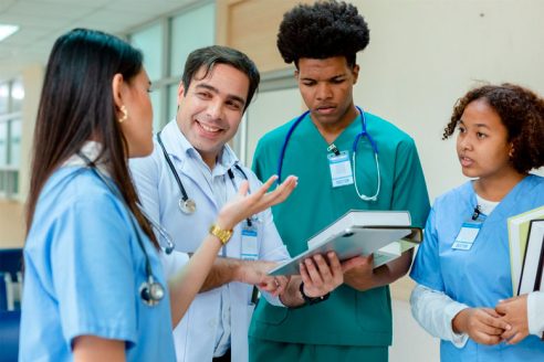 Supporting student nurses to demonstrate professional values | Nursing ...